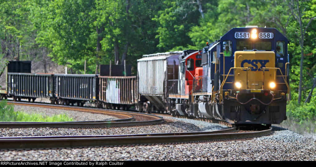 CSX 8581 EBound